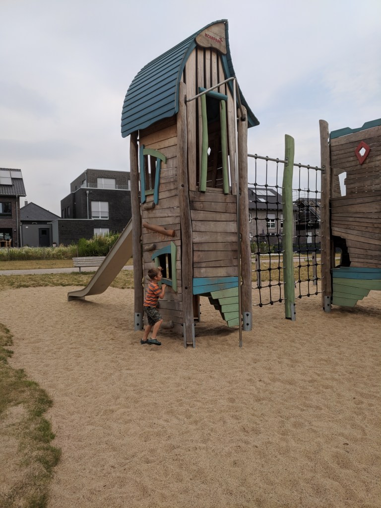 How Germany plays. Part 1: Regular Playgrounds. – myplayturfdotcom